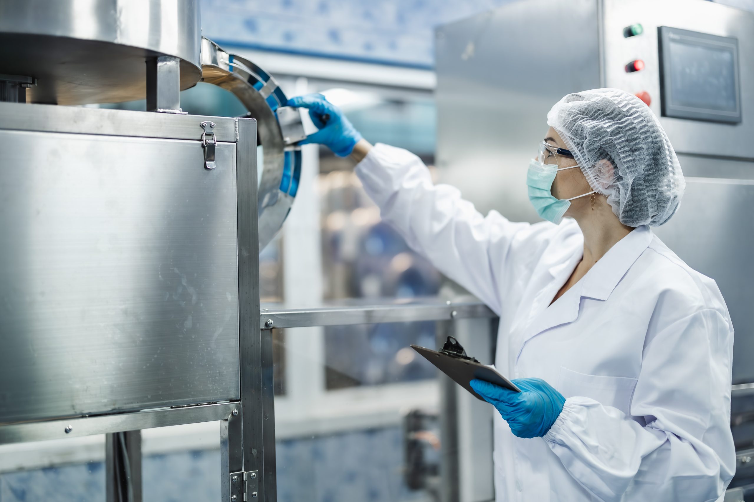 Keeping Production Floors Clean: How Absorbents Support Food & Beverage ...